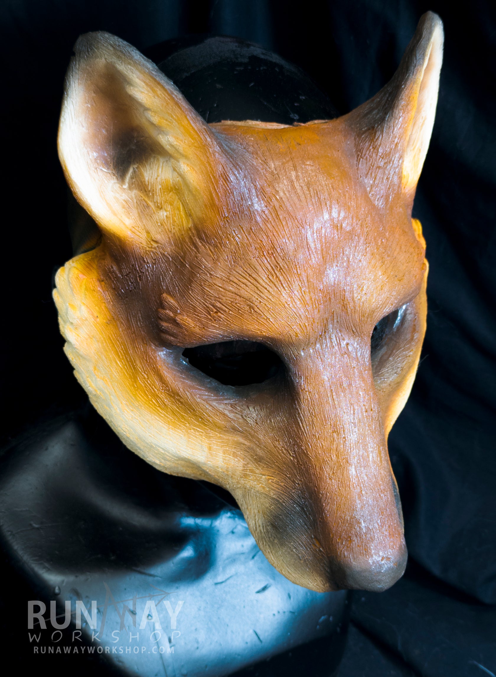 Custom painted LARP mask – Runaway Workshop